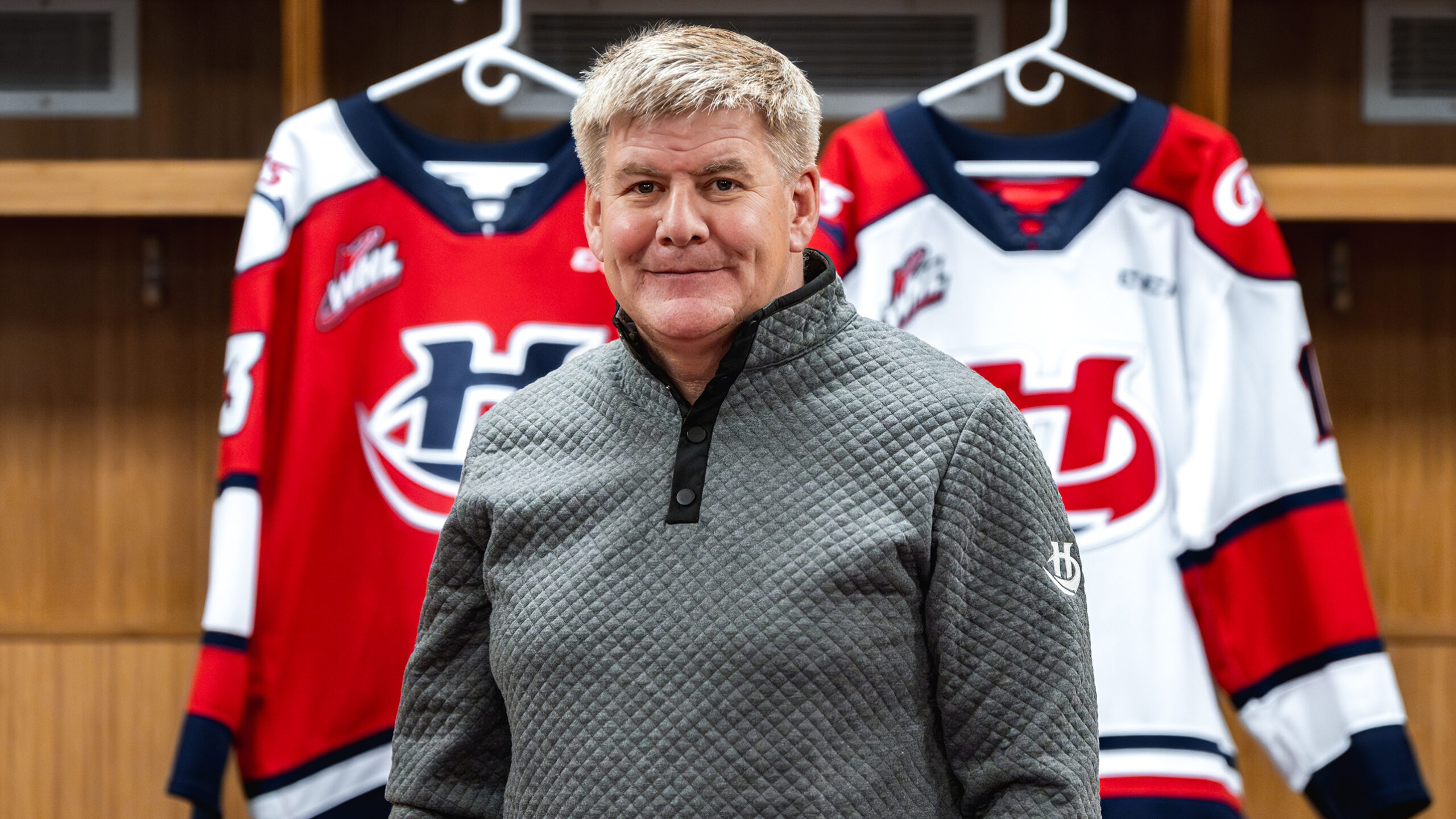 Les Hurricanes nomment Bill Peters nouvel entraîneur-chef | Canadian ...