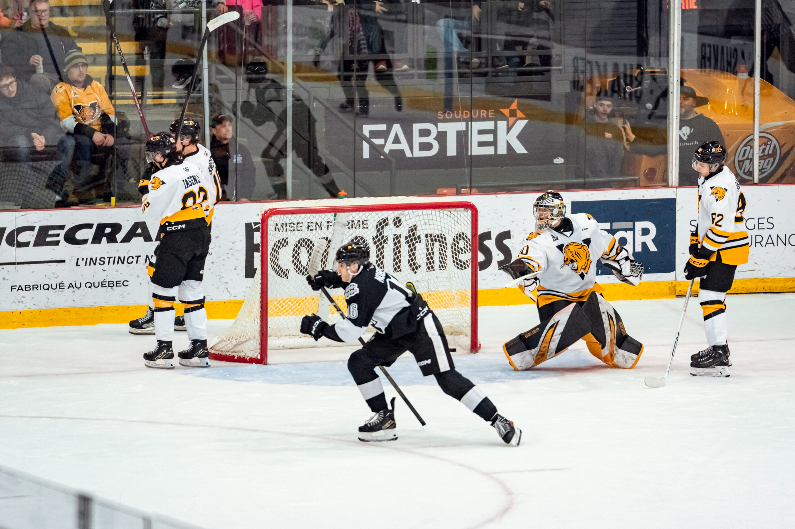 L’Armada surprend les Tigres en prolongation - Armada 2 - Tigres 1 ...