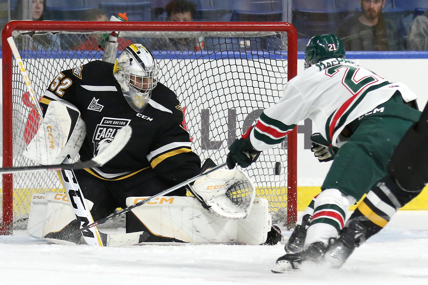 Halifax l'emporte au Cap-Breton! Halifax 2 Eagles 2 - LHJMQ