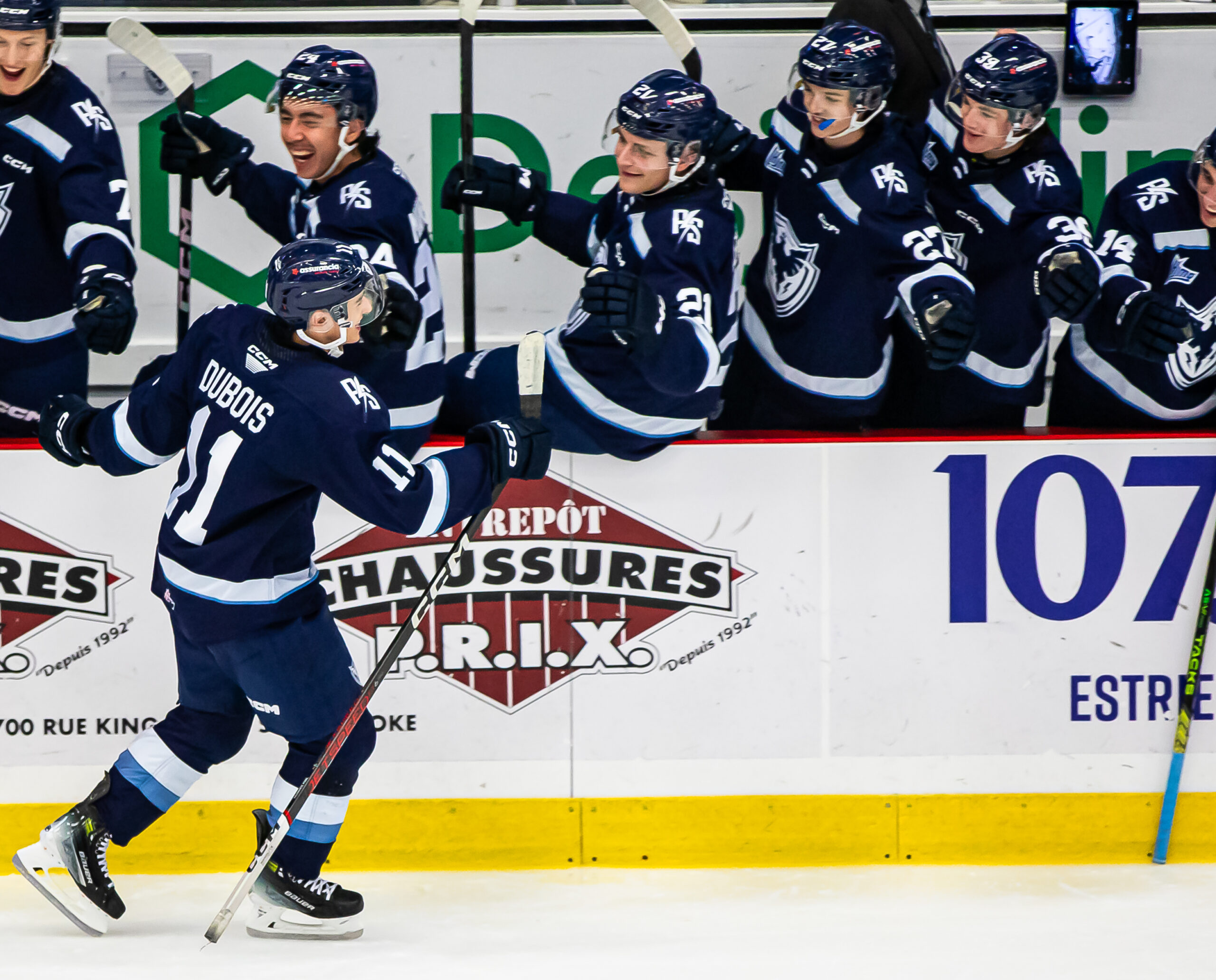 Samuel St-Hilaire résiste aux Voltigeurs! Voltigeurs 2 Phœnix 4 - LHJMQ