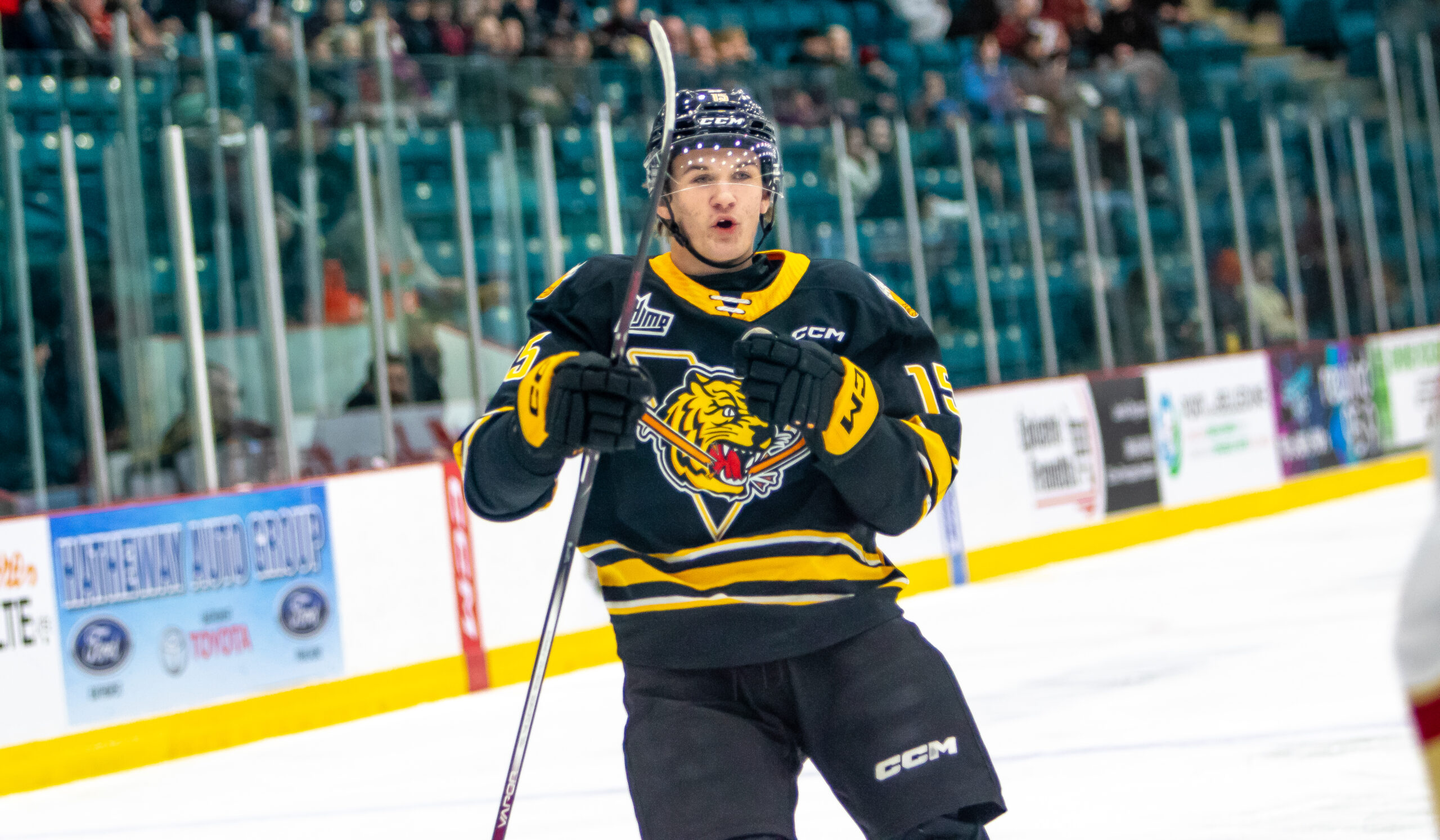 Joseph Henneberry, quatre buts, sept points! Tigres 8 Titan 7 - LHJMQ