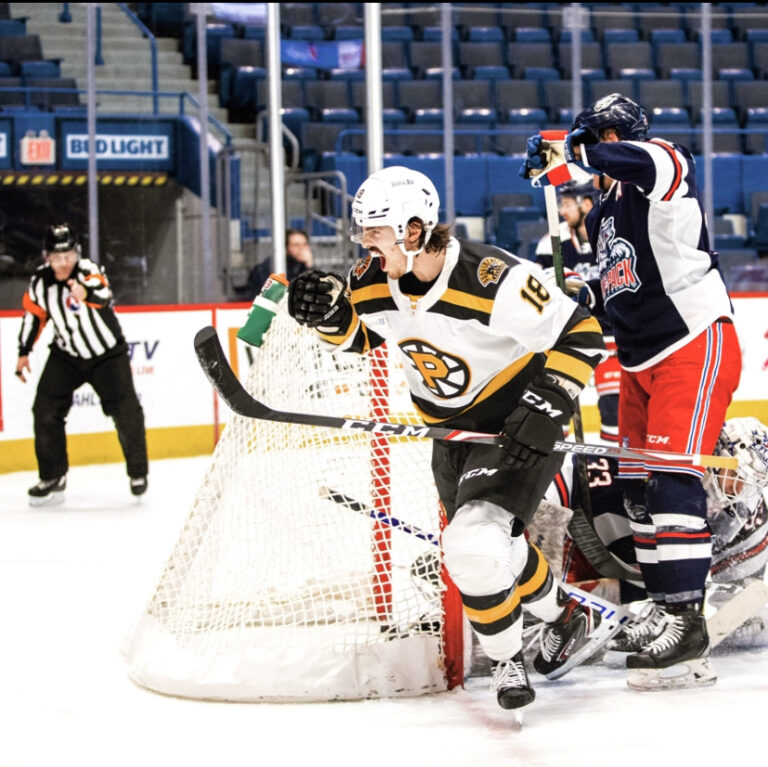 Nos Anciens | Voyer en met plein la vue avec les Lions - LHJMQ