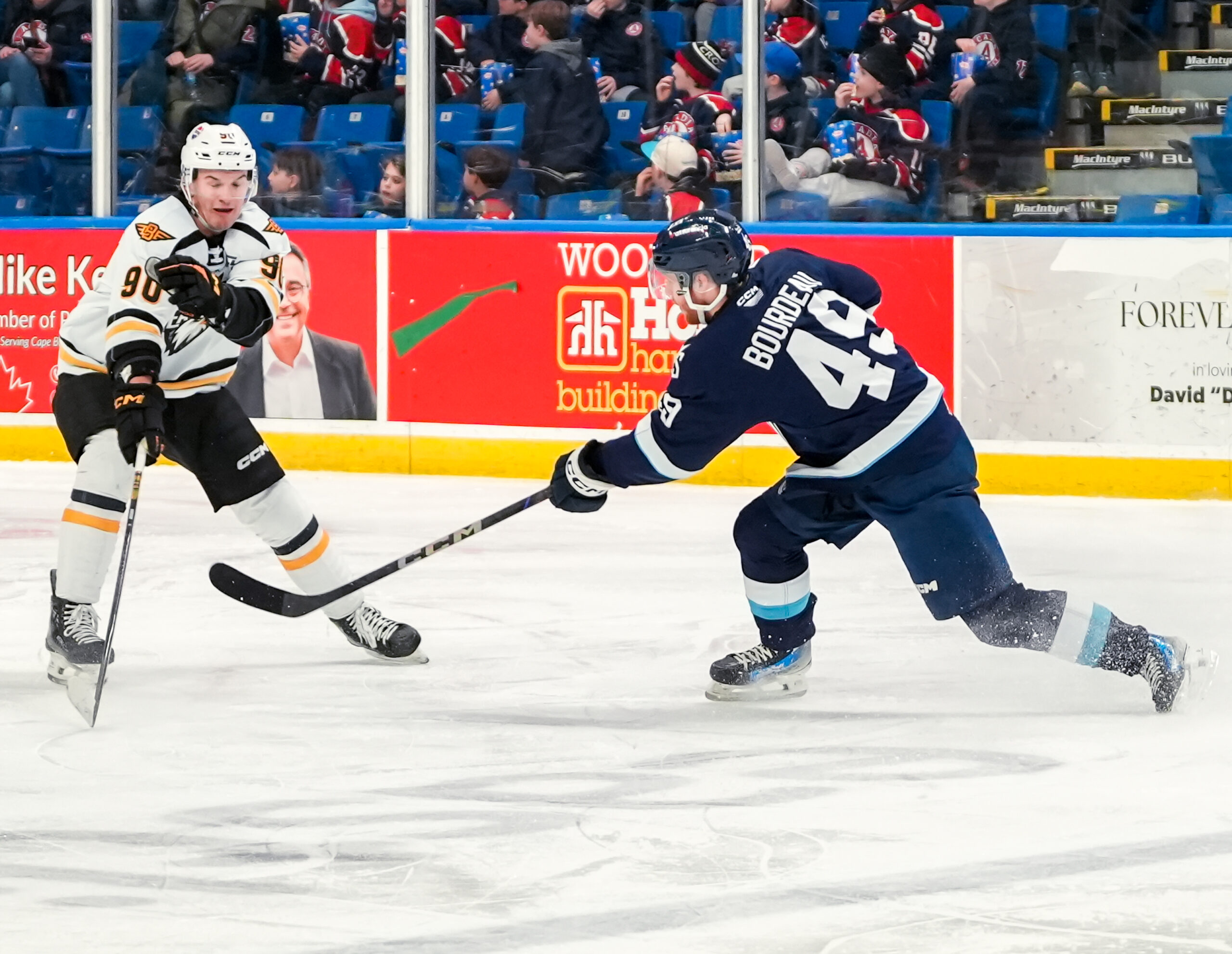 Eagles resist Phœnix surge! Phœnix 4 Eagles 5 - LHJMQ