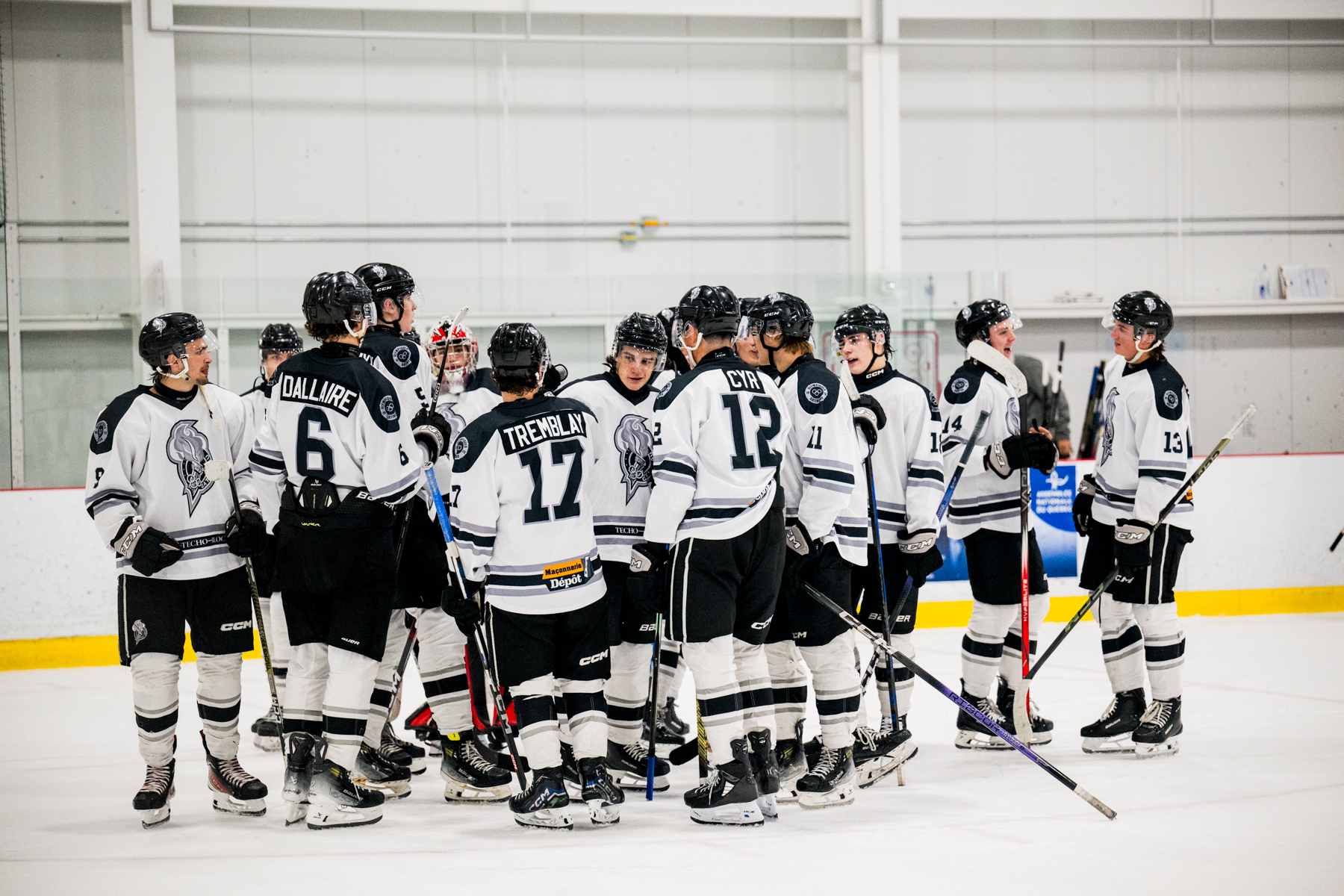 Les Olympiques redirigent 4 joueurs - Les Olympiques de Gatineau