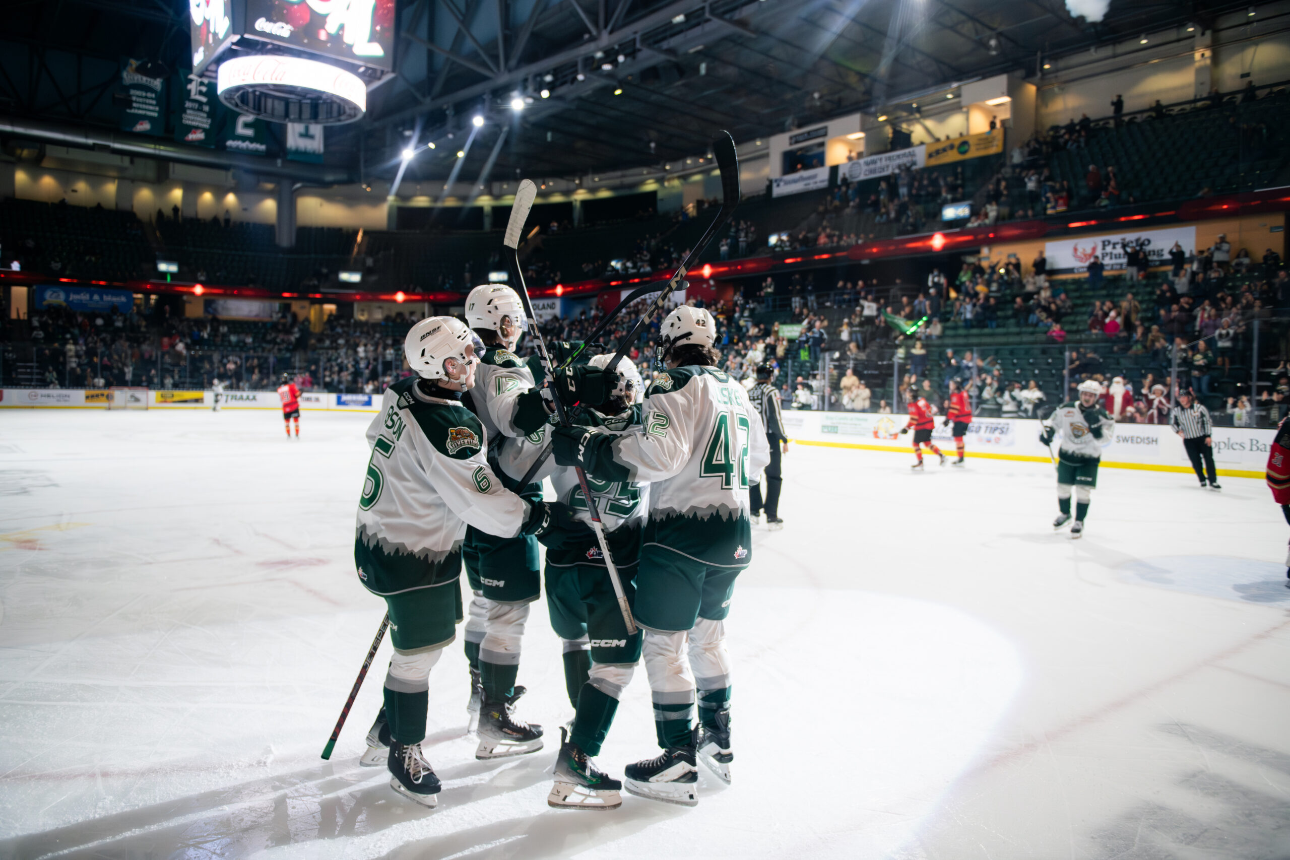 GAME RECAP: Silvertips tame Cougars for 5-2 win at home - Everett ...