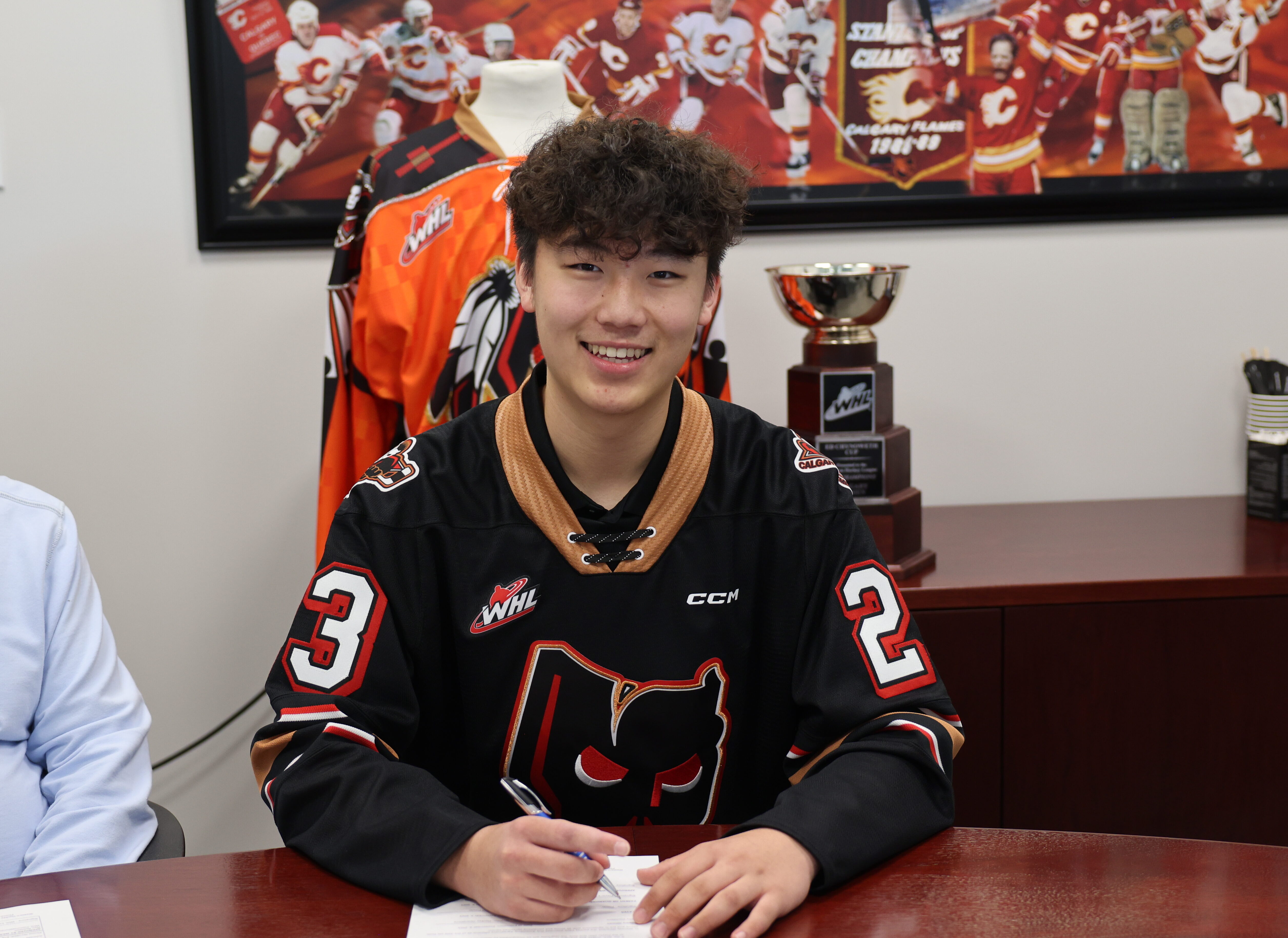 Hitmen Sign Goaltender Eric Tu - Calgary Hitmen