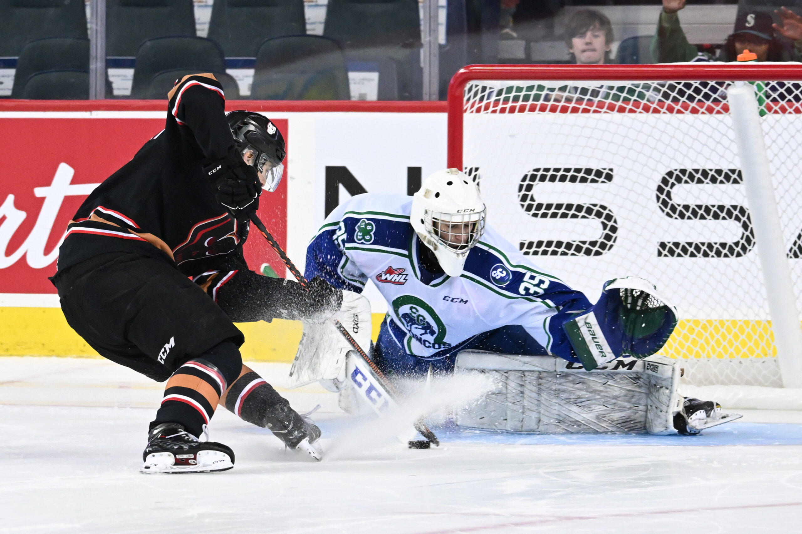 Hitmen Shutout in Swift Current - Calgary Hitmen