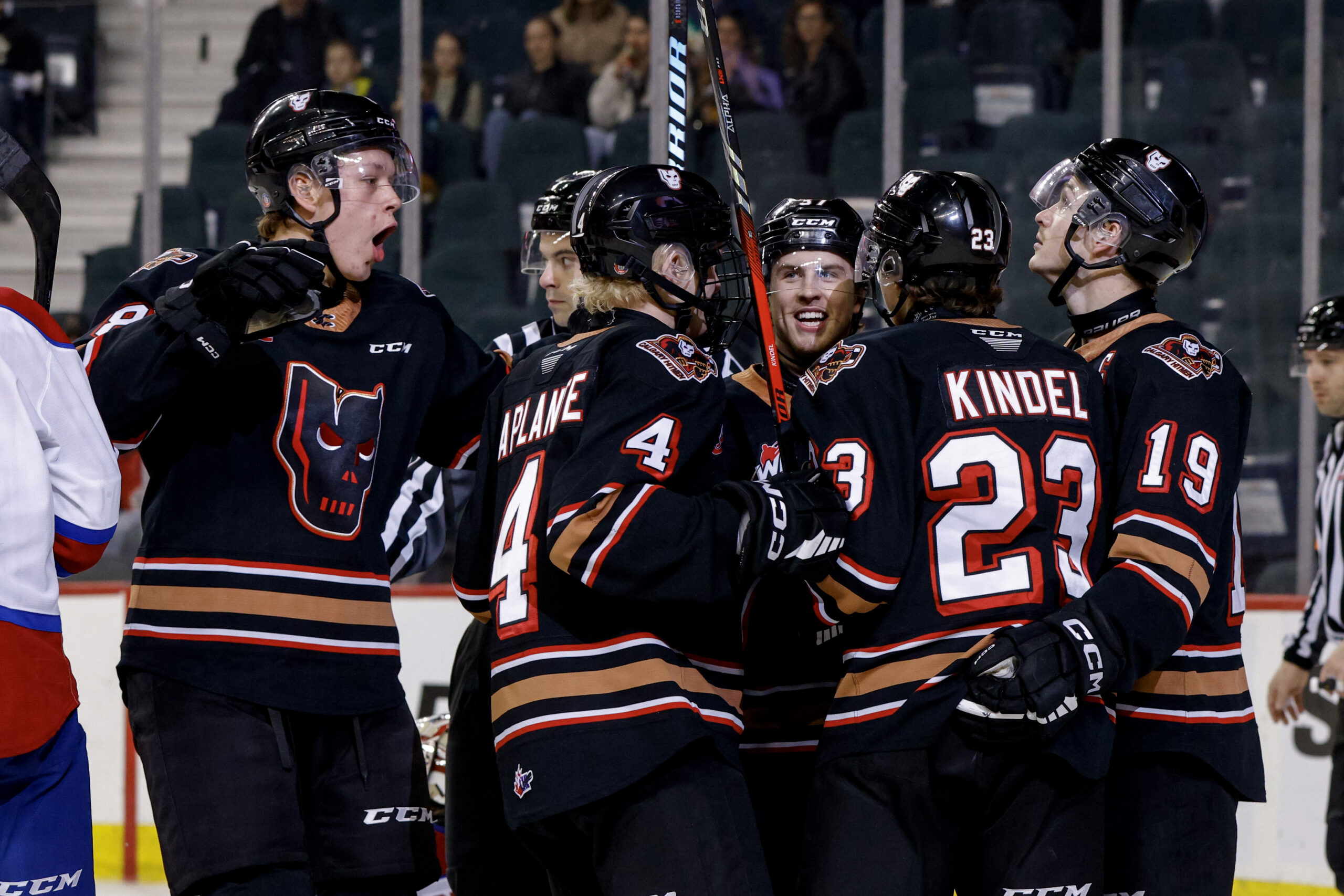 Hitmen Dominate in Win over Tigers - Calgary Hitmen