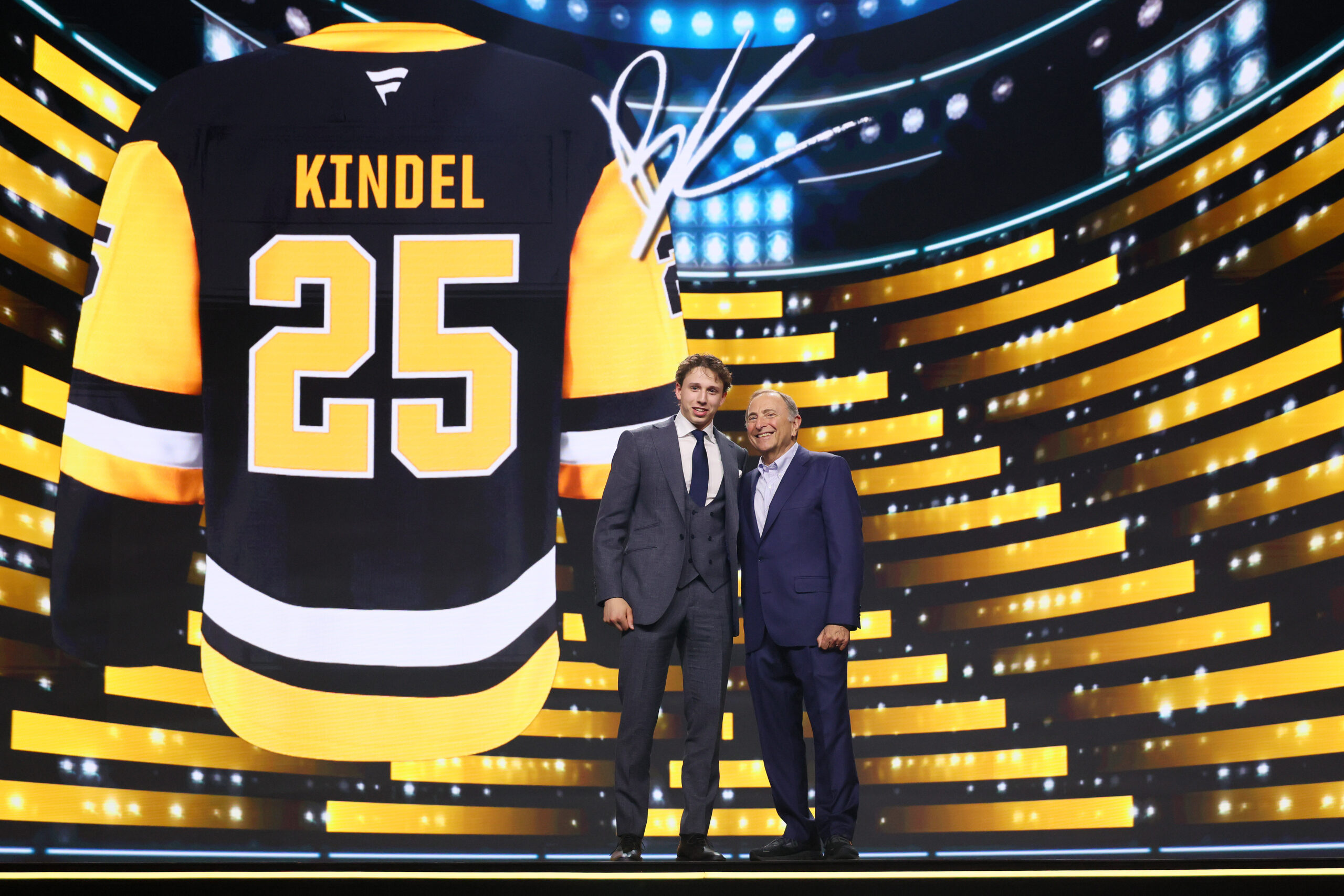 NHL Draft: Four Hitmen Selected in 2025 NHL Entry Draft - Calgary Hitmen