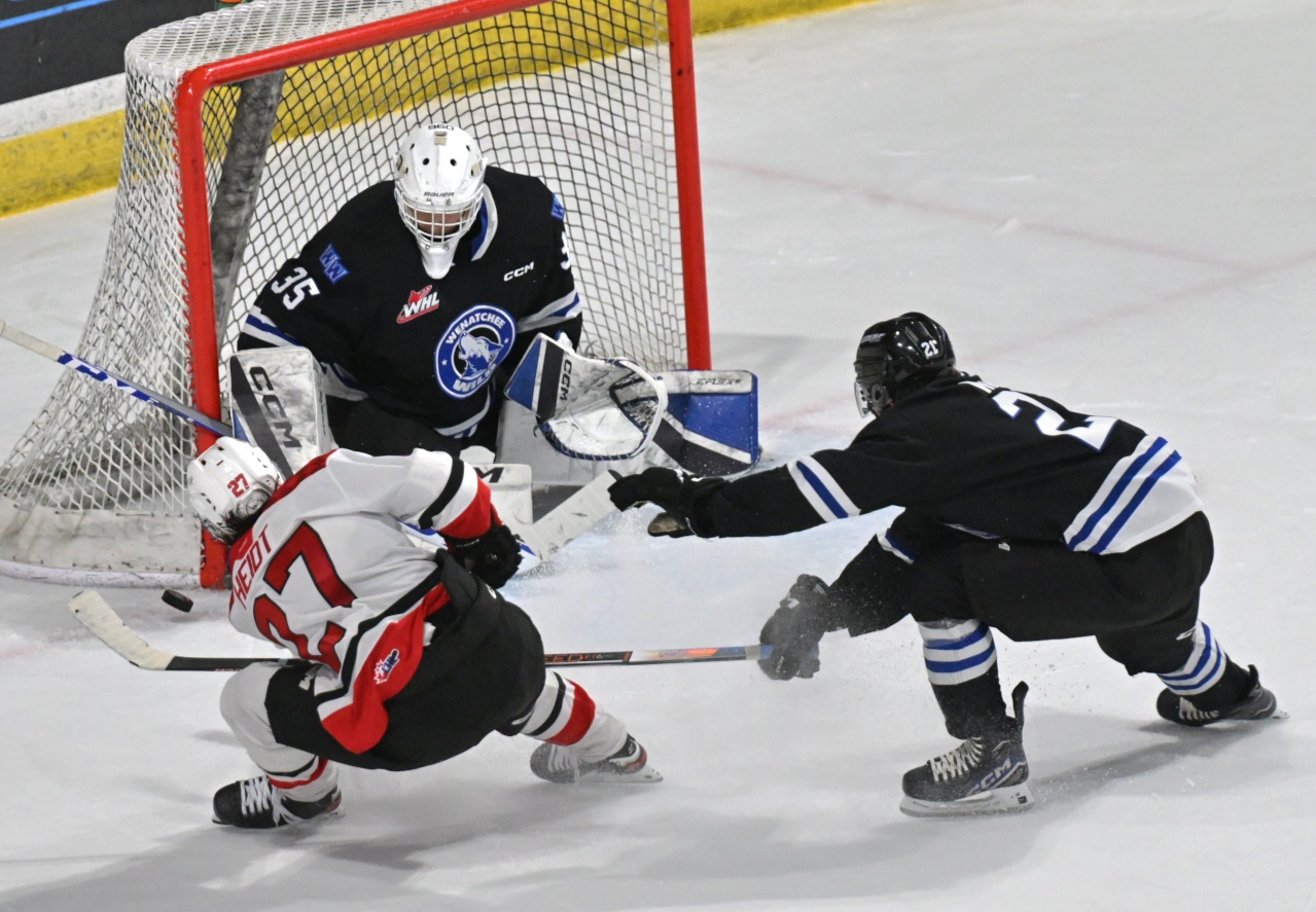 Riley Heidt Sets Records in Thrilling Showdown Against Wenatchee ...