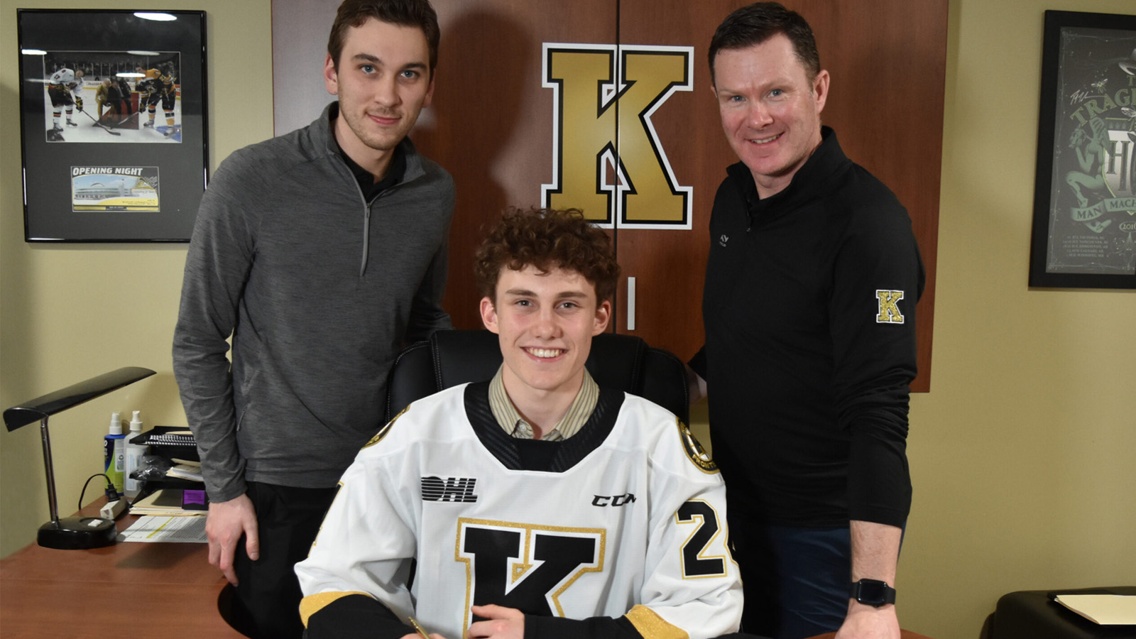 Frontenacs sign goaltender Gavin Betts - Ontario Hockey League