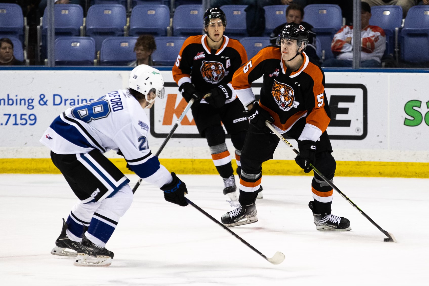 TIGERS DROP 4-1 DECISION IN VICTORIA - Medicine Hat Tigers